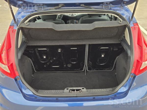 Blue Ford Fiesta 2009 in Riga, with an engine capacity of 1.20 L and mileage of 126 thousand km for 2750 €, photo 7 on AUTOMOTO.COM.LV