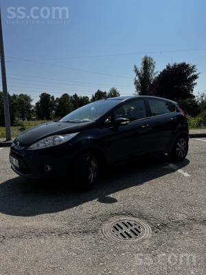 Zils Ford Fiesta 2009 Rīga, ar dzinēja tilpumu 1.40 L un nobraukumu 178 tūkst. km par 2200 €, foto 4 vietnē AUTOMOTO.COM.LV