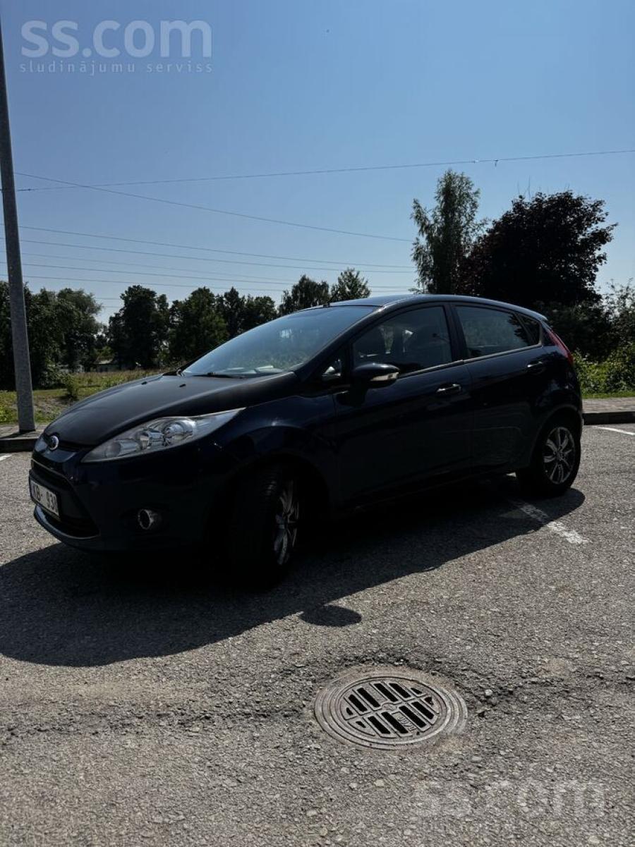 Zils Ford Fiesta 2009 Rīga, ar dzinēja tilpumu 1.40 L un nobraukumu 178 tūkst. km par 2200 €, foto 4 vietnē AUTOMOTO.COM.LV