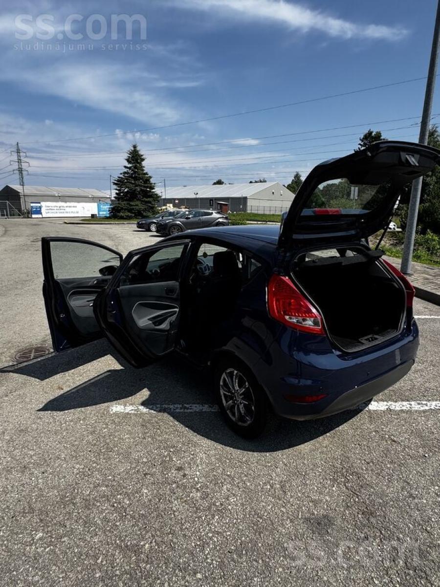 Zils Ford Fiesta 2009 Rīga, ar dzinēja tilpumu 1.40 L un nobraukumu 178 tūkst. km par 2200 €, foto 7 vietnē AUTOMOTO.COM.LV