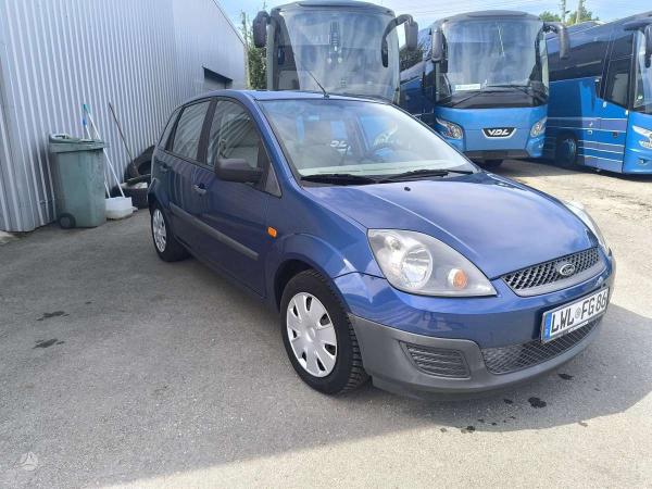 Blue Ford Fiesta 2009 in Jonava, with an engine capacity of 1.39 L and mileage of 188 thousand km for 1270 €, photo 2 on AUTOMOTO.COM.LV