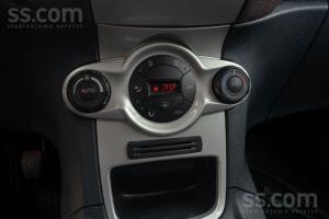 Zils Ford Fiesta 2009 Rīga, ar dzinēja tilpumu 1.60 L un nobraukumu 333 tūkst. km par 2990 €, foto 18 vietnē AUTOMOTO.COM.LV