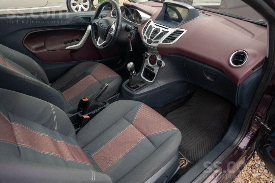 Zils Ford Fiesta 2009 Rīga, ar dzinēja tilpumu 1.60 L un nobraukumu 333 tūkst. km par 2990 €, foto 19 vietnē AUTOMOTO.COM.LV