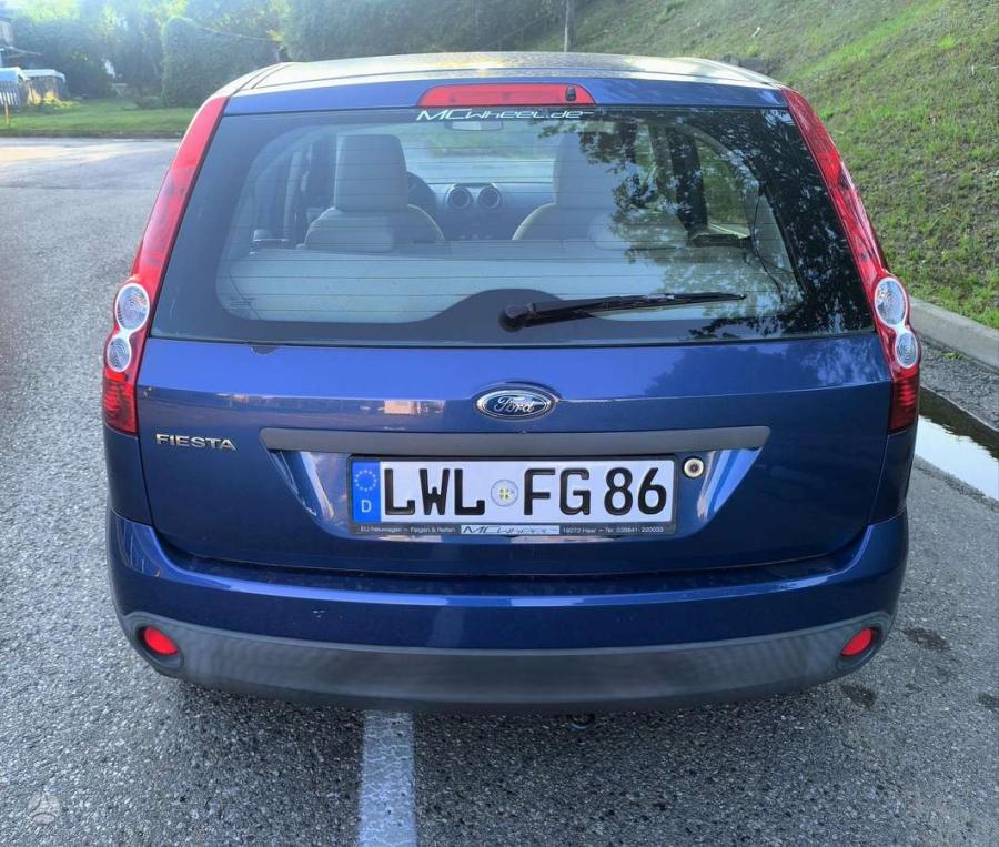 Blue Ford Fiesta 2009 in Jonava, with an engine capacity of 1.39 L and mileage of 180 thousand km for 1700 €, photo 7 on AUTOMOTO.COM.LV