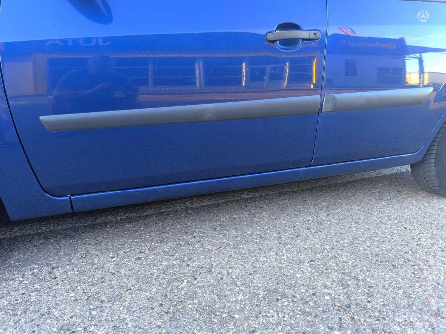 Blue Ford Fiesta 2009 in Jonava, with an engine capacity of 1.39 L and mileage of 180 thousand km for 1700 €, photo 8 on AUTOMOTO.COM.LV