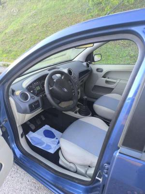 Blue Ford Fiesta 2009 in Jonava, with an engine capacity of 1.39 L and mileage of 180 thousand km for 1700 €, photo 10 on AUTOMOTO.COM.LV