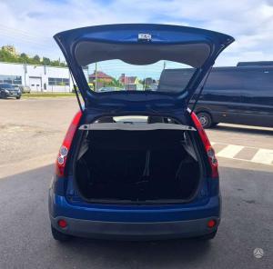 Blue Ford Fiesta 2009 in Jonava, with an engine capacity of 1.39 L and mileage of 180 thousand km for 1700 €, photo 16 on AUTOMOTO.COM.LV