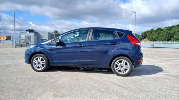 Zils Ford Fiesta 2010 Viļņa, ar dzinēja tilpumu 1.40 L un nobraukumu 140 tūkst. km par 2750 €, foto 8 vietnē AUTOMOTO.COM.LV