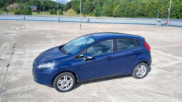 Zils Ford Fiesta 2010 Viļņa, ar dzinēja tilpumu 1.40 L un nobraukumu 140 tūkst. km par 2750 €, foto 9 vietnē AUTOMOTO.COM.LV