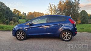 Blue Ford Fiesta 2010 in Talsi, with an engine capacity of 1.60 L and mileage of 244 thousand km for 2500 €, photo 3 on AUTOMOTO.COM.LV