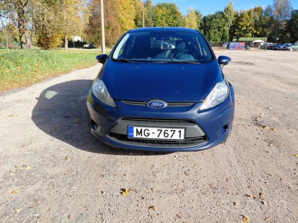 Zils Ford Fiesta 2010 Talsi, ar dzinēja tilpumu 1.60 L un nobraukumu 245 tūkst. km par 2700 €, foto 3 vietnē AUTOMOTO.COM.LV