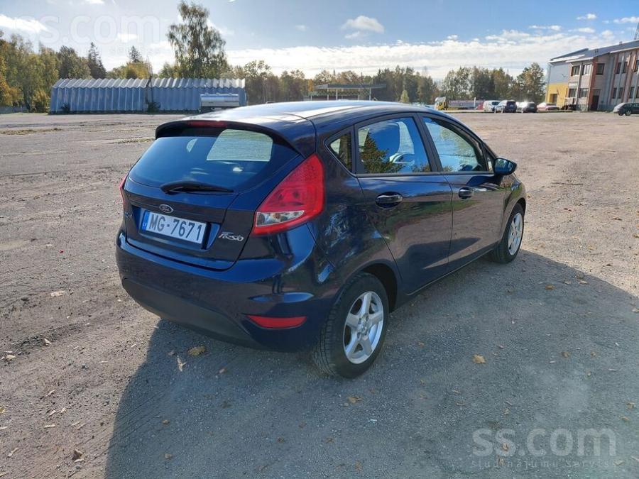 Zils Ford Fiesta 2010 Talsi, ar dzinēja tilpumu 1.60 L un nobraukumu 245 tūkst. km par 2700 €, foto 5 vietnē AUTOMOTO.COM.LV