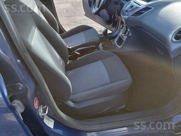 Zils Ford Fiesta 2010 Talsi, ar dzinēja tilpumu 1.60 L un nobraukumu 245 tūkst. km par 2700 €, foto 8 vietnē AUTOMOTO.COM.LV