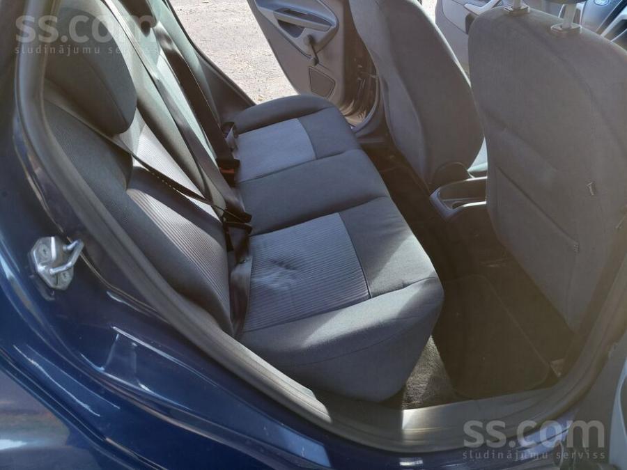 Zils Ford Fiesta 2010 Talsi, ar dzinēja tilpumu 1.60 L un nobraukumu 245 tūkst. km par 2700 €, foto 9 vietnē AUTOMOTO.COM.LV