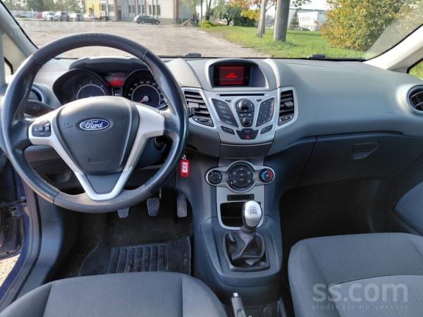 Zils Ford Fiesta 2010 Talsi, ar dzinēja tilpumu 1.60 L un nobraukumu 245 tūkst. km par 2700 €, foto 10 vietnē AUTOMOTO.COM.LV