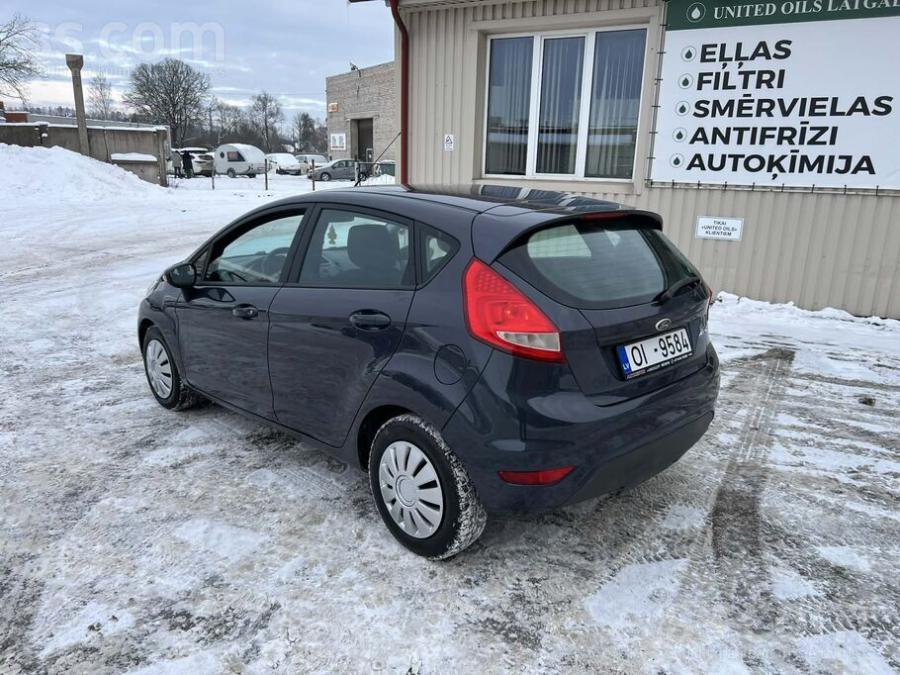 Zils Ford Fiesta 2011 Rēzekne, ar dzinēja tilpumu 1.40 L un nobraukumu 0 tūkst. km par 2450 €, foto 3 vietnē AUTOMOTO.COM.LV