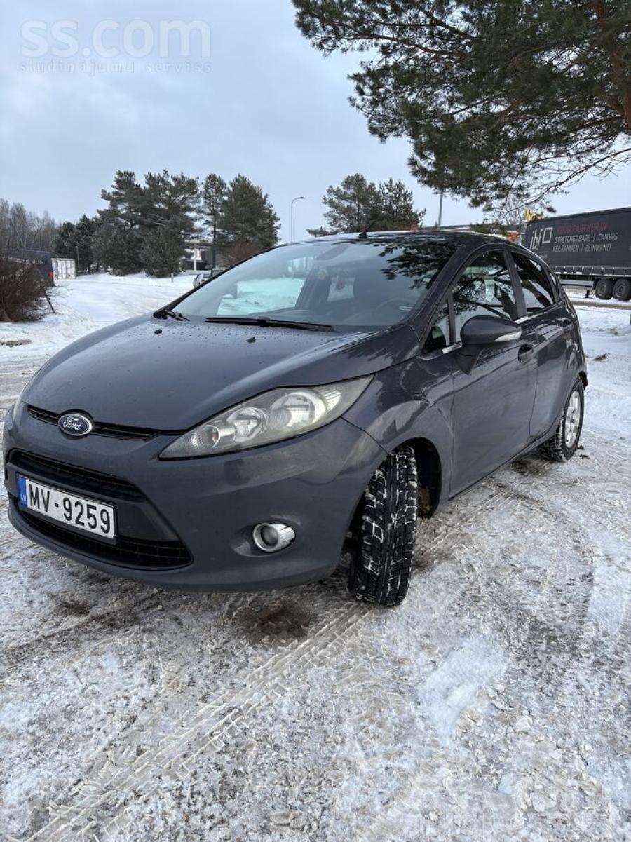 Blue Ford Fiesta 2011 in Cesis, with an engine capacity of 1.60 L and mileage of 323 thousand km for 2850 €, photo 1 on AUTOMOTO.COM.LV
