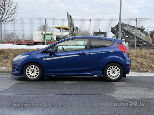 Zils Ford Fiesta 2011 Tallina, ar dzinēja tilpumu 1.60 L un nobraukumu 157 tūkst. km par 7500 €, foto 2 vietnē AUTOMOTO.COM.LV