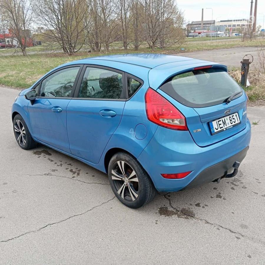 Blue Ford Fiesta 2011 in Panevezys, with an engine capacity of 1.40 L and mileage of 197 thousand km for 2500 €, photo 1 on AUTOMOTO.COM.LV