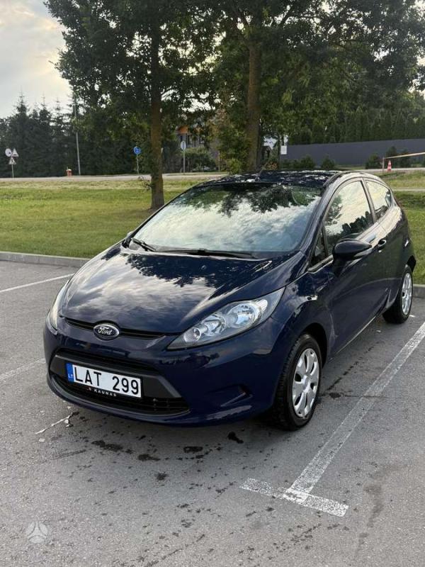 Blue Ford Fiesta 2011 in Kaunas, with an engine capacity of 1.40 L and mileage of 235 thousand km for 1800 €, photo 2 on AUTOMOTO.COM.LV