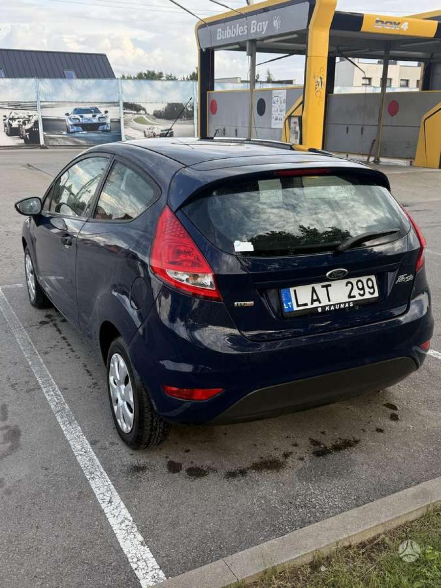 Blue Ford Fiesta 2011 in Kaunas, with an engine capacity of 1.40 L and mileage of 235 thousand km for 1800 €, photo 5 on AUTOMOTO.COM.LV