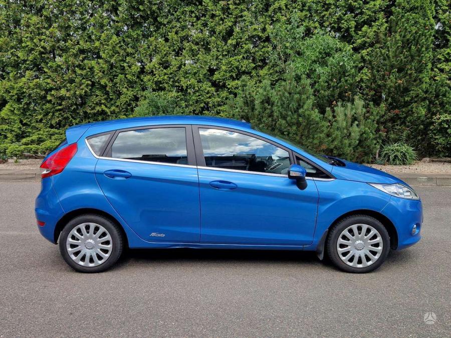 Zils Ford Fiesta 2011 Viļņa, ar dzinēja tilpumu 1.39 L un nobraukumu 92 tūkst. km par 2700 €, foto 3 vietnē AUTOMOTO.COM.LV