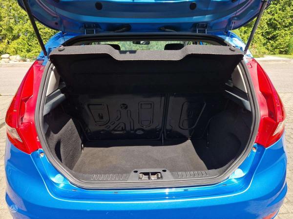 Zils Ford Fiesta 2011 Viļņa, ar dzinēja tilpumu 1.39 L un nobraukumu 92 tūkst. km par 2700 €, foto 7 vietnē AUTOMOTO.COM.LV