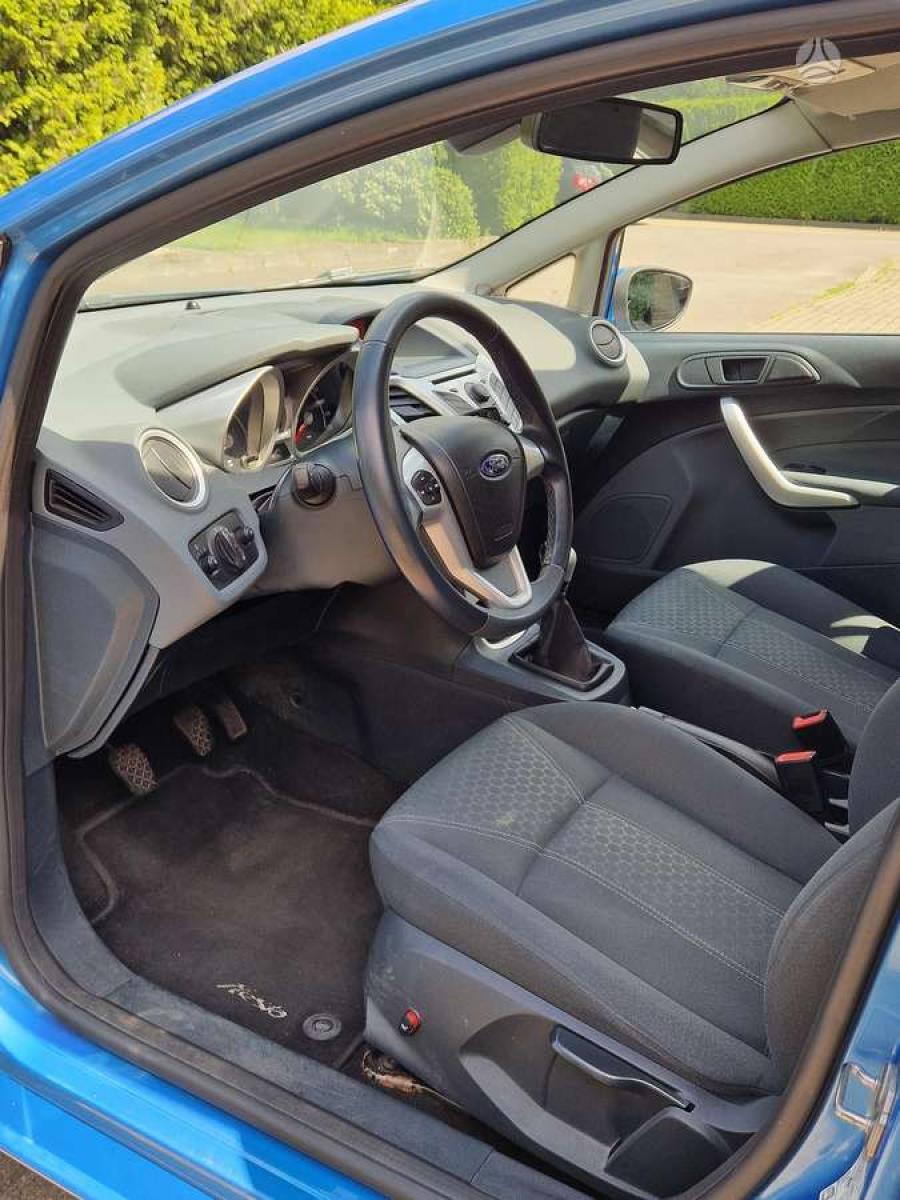 Zils Ford Fiesta 2011 Viļņa, ar dzinēja tilpumu 1.39 L un nobraukumu 92 tūkst. km par 2700 €, foto 17 vietnē AUTOMOTO.COM.LV