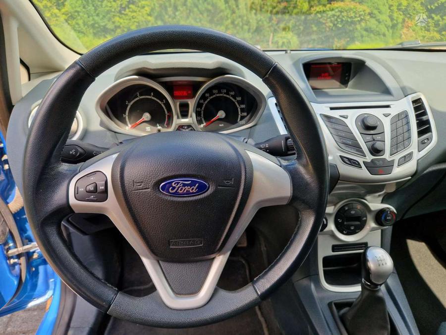 Zils Ford Fiesta 2011 Viļņa, ar dzinēja tilpumu 1.39 L un nobraukumu 92 tūkst. km par 2700 €, foto 18 vietnē AUTOMOTO.COM.LV