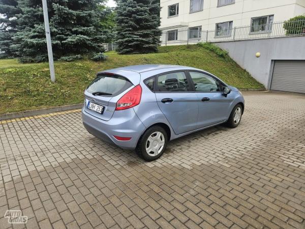 Zils Ford Fiesta 2011 Viļņa, ar dzinēja tilpumu 1.60 L un nobraukumu 240 tūkst. km par 1330 €, foto 5 vietnē AUTOMOTO.COM.LV