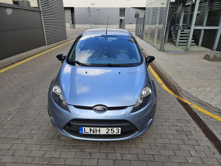Blue Ford Fiesta 2011 in Vilnius, with an engine capacity of 1.56 L and mileage of 240 thousand km for 1550 €, photo 4 on AUTOMOTO.COM.LV