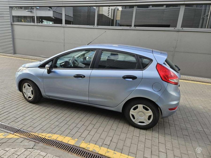 Blue Ford Fiesta 2011 in Vilnius, with an engine capacity of 1.56 L and mileage of 240 thousand km for 1550 €, photo 5 on AUTOMOTO.COM.LV