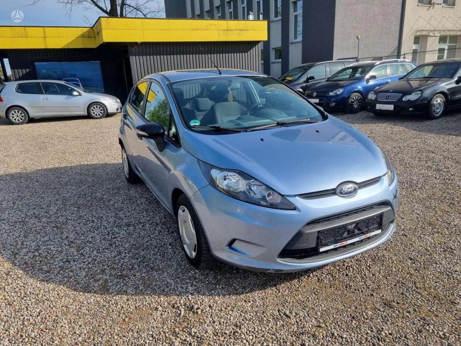 Zils Ford Fiesta 2011 Kauņa, ar dzinēja tilpumu 1.60 L un nobraukumu 270 tūkst. km par 1800 €, foto 1 vietnē AUTOMOTO.COM.LV