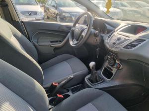 Zils Ford Fiesta 2011 Kauņa, ar dzinēja tilpumu 1.60 L un nobraukumu 270 tūkst. km par 1800 €, foto 6 vietnē AUTOMOTO.COM.LV