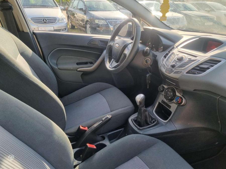 Zils Ford Fiesta 2011 Kauņa, ar dzinēja tilpumu 1.60 L un nobraukumu 270 tūkst. km par 1800 €, foto 6 vietnē AUTOMOTO.COM.LV