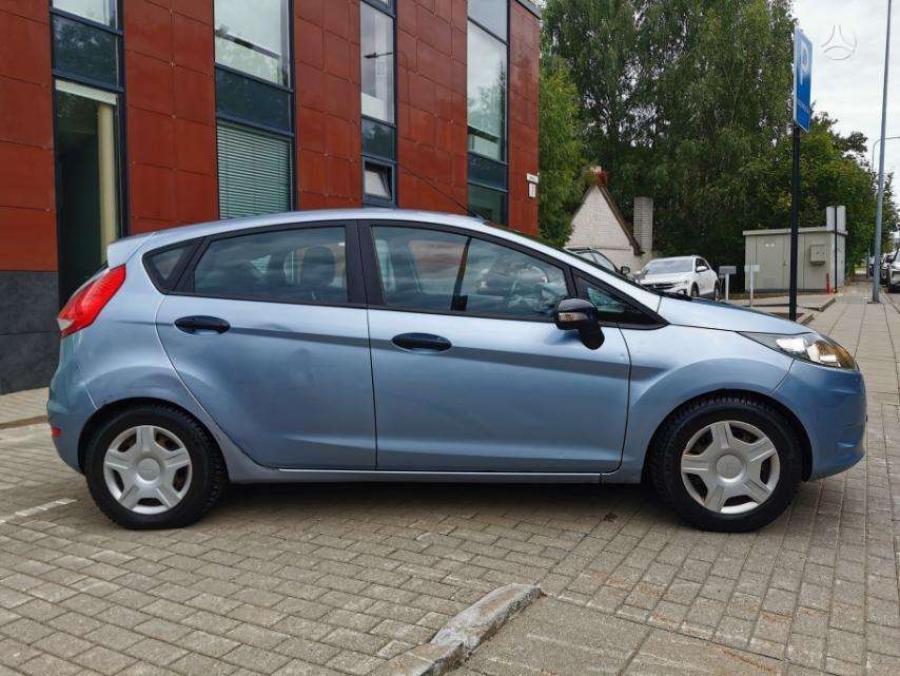 Blue Ford Fiesta 2011 in Vilnius, with an engine capacity of 1.56 L and mileage of 240 thousand km for 1590 €, photo 5 on AUTOMOTO.COM.LV