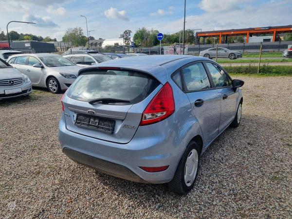 Zils Ford Fiesta 2011 Kauņa, ar dzinēja tilpumu 1.60 L un nobraukumu 270 tūkst. km par 1750 €, foto 3 vietnē AUTOMOTO.COM.LV