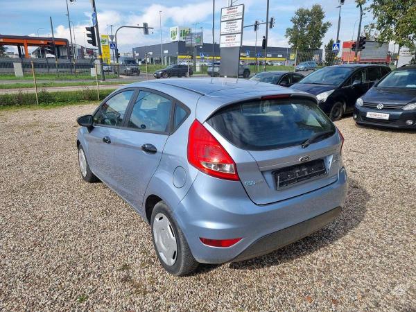 Zils Ford Fiesta 2011 Kauņa, ar dzinēja tilpumu 1.60 L un nobraukumu 270 tūkst. km par 1750 €, foto 4 vietnē AUTOMOTO.COM.LV