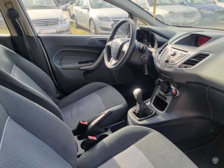 Blue Ford Fiesta 2011 in Kaunas, with an engine capacity of 1.60 L and mileage of 270 thousand km for 1750 €, photo 6 on AUTOMOTO.COM.LV