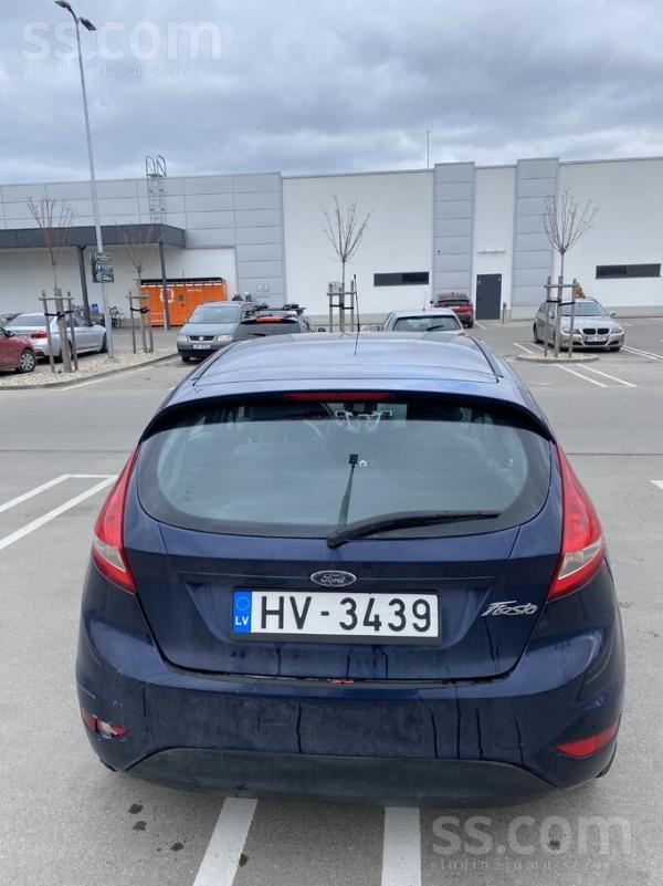 Zils Ford Fiesta 2012 Rīga, ar dzinēja tilpumu 1.20 L un nobraukumu 214 tūkst. km par 2800 €, foto 2 vietnē AUTOMOTO.COM.LV