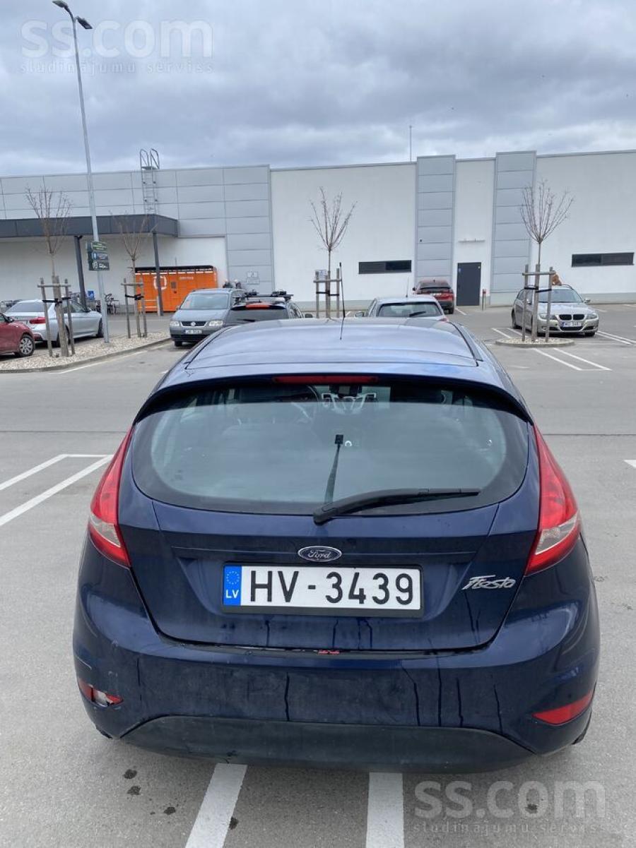 Zils Ford Fiesta 2012 Rīga, ar dzinēja tilpumu 1.20 L un nobraukumu 214 tūkst. km par 2800 €, foto 3 vietnē AUTOMOTO.COM.LV