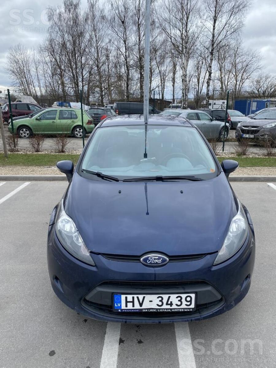 Zils Ford Fiesta 2012 Rīga, ar dzinēja tilpumu 1.20 L un nobraukumu 214 tūkst. km par 2800 €, foto 5 vietnē AUTOMOTO.COM.LV
