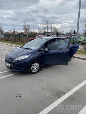 Zils Ford Fiesta 2012 Rīga, ar dzinēja tilpumu 1.20 L un nobraukumu 214 tūkst. km par 2800 €, foto 12 vietnē AUTOMOTO.COM.LV