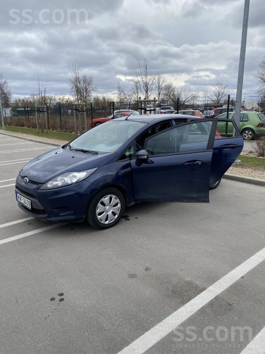 Zils Ford Fiesta 2012 Rīga, ar dzinēja tilpumu 1.20 L un nobraukumu 214 tūkst. km par 2800 €, foto 12 vietnē AUTOMOTO.COM.LV