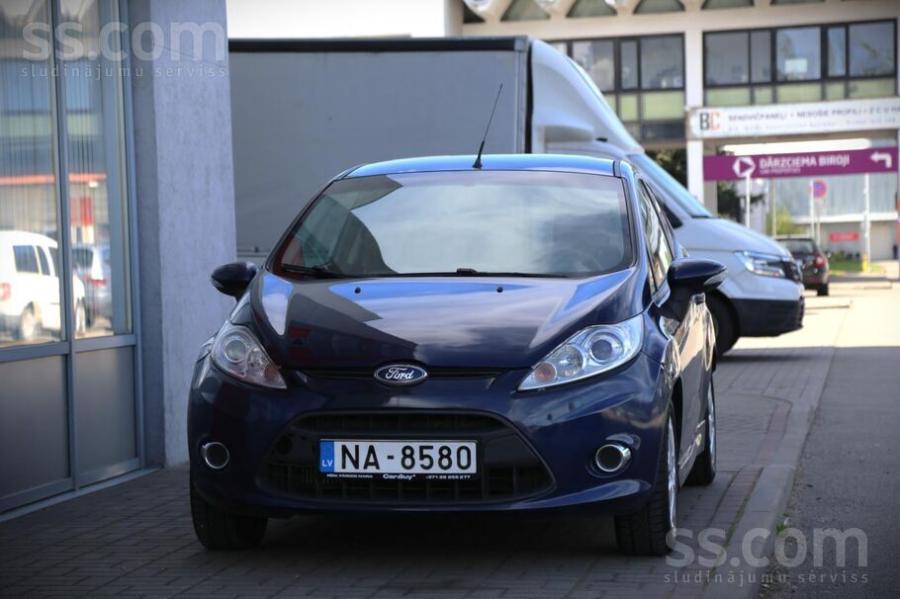 Blue Ford Fiesta 2012 in Riga, with an engine capacity of 1.60 L and mileage of 297 thousand km for 1895 €, photo 1 on AUTOMOTO.COM.LV