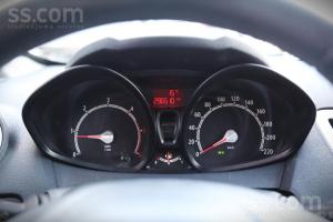 Blue Ford Fiesta 2012 in Riga, with an engine capacity of 1.60 L and mileage of 297 thousand km for 1895 €, photo 8 on AUTOMOTO.COM.LV