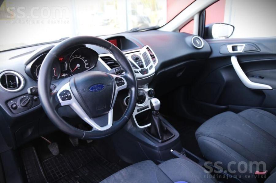 Blue Ford Fiesta 2012 in Riga, with an engine capacity of 1.60 L and mileage of 297 thousand km for 1895 €, photo 9 on AUTOMOTO.COM.LV
