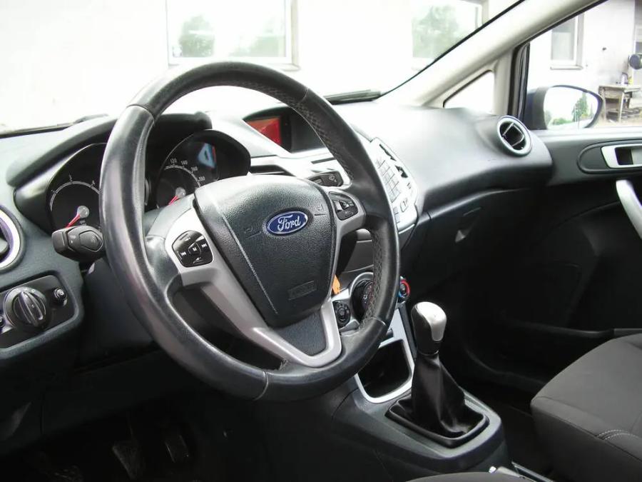 Zils Ford Fiesta 2012 Sigulda, ar dzinēja tilpumu 1.60 L un nobraukumu 277 tūkst. km par 4650 €, foto 18 vietnē AUTOMOTO.COM.LV