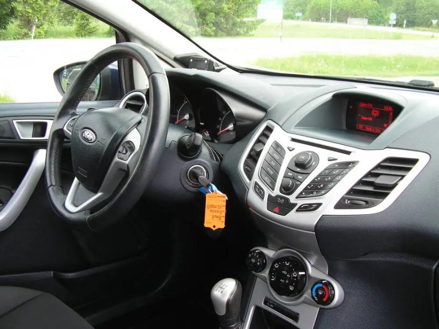 Zils Ford Fiesta 2012 Sigulda, ar dzinēja tilpumu 1.60 L un nobraukumu 277 tūkst. km par 4650 €, foto 29 vietnē AUTOMOTO.COM.LV
