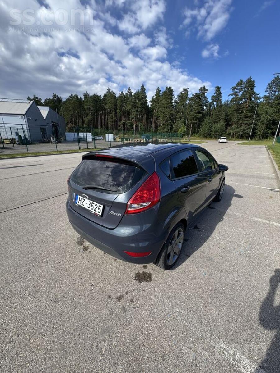 Blue Ford Fiesta 2012 in Riga, with an engine capacity of 1.20 L and mileage of 209 thousand km for 2500 €, photo 7 on AUTOMOTO.COM.LV
